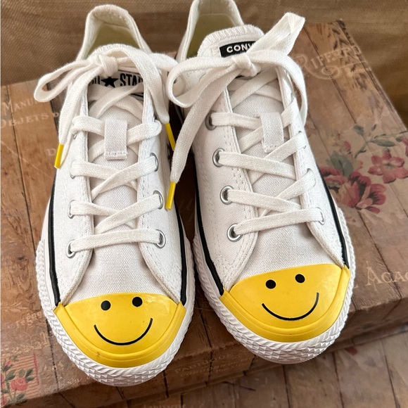 Converse | Shoes | Kids Smiley Face Converse Chuck Taylor All Stars ...